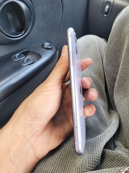 Iphone 11 sotiladi obmen bor xiaomi 12 T ga