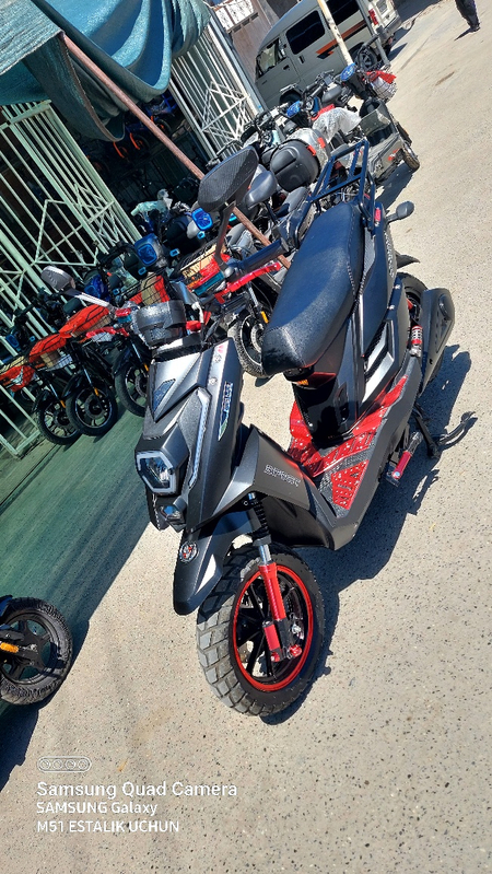 Redlayn rabochi skuter