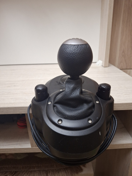 Продам руль Logitech  G920