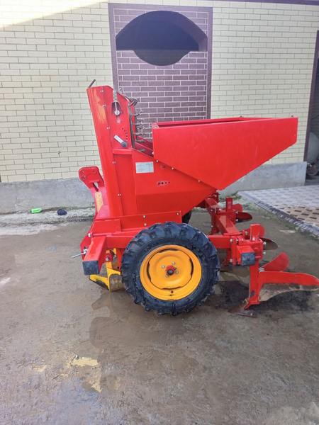 Картошка сожатель  сотилади 3200$
