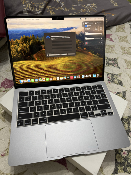 Apple 13 inch Macbook Air M3