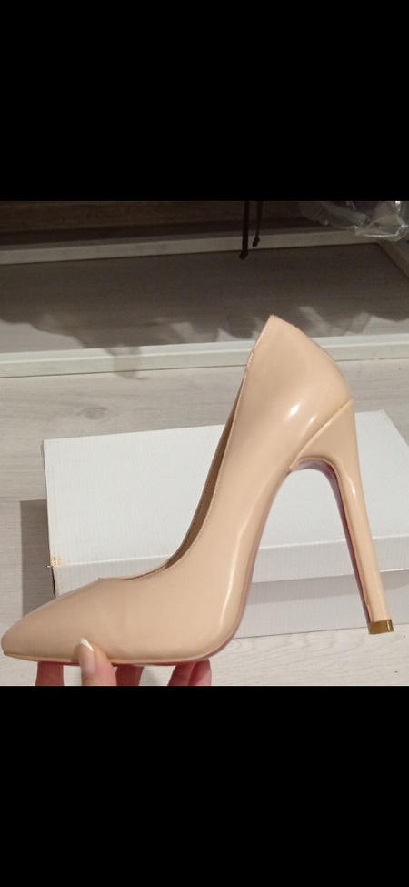 Louboutin из натуральной кожи. Новые! 35р