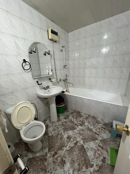Novza metro oldi 3 xona 4/4, 2.6 balkon g’istli uy, remonti o’rta )