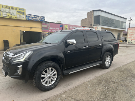 Isuzu d max сотилади
