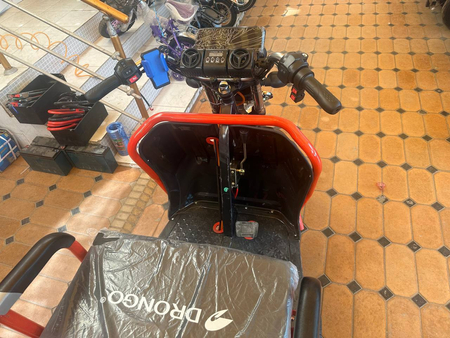 Elektro skuter yangi dastafka bor