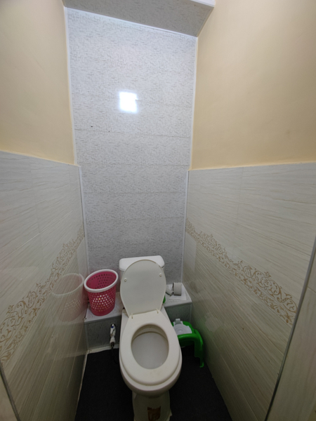 1 xona 2 xona qilingan uy sotiladi