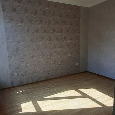 Parvoz maxalasida yengi xovli sotiladi