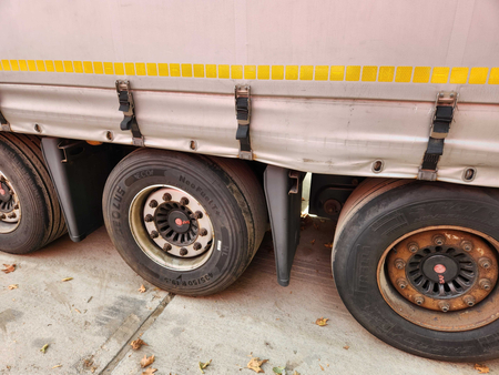 Mercedes Benz ACTROS 1845