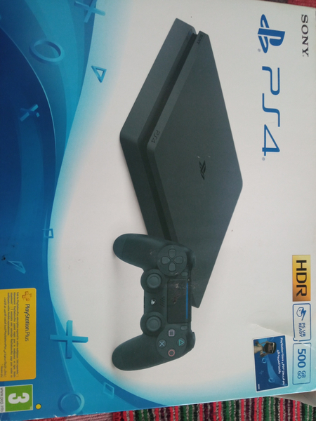 Sony PlayStation 4 Slim + 4 контролёр