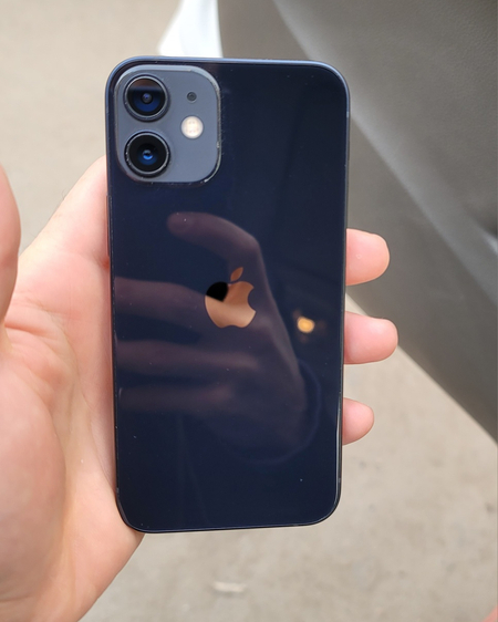iPhone 12 mini sotiladi 96%