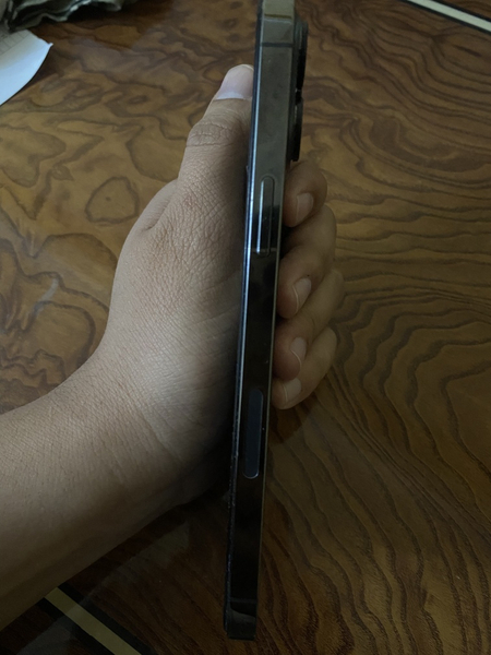 iPhone 12 pro max soriladi.
