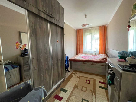 Продаётся квартиры  3/4/4 на Мирабадском районе Куйлюк-1 (J2337)