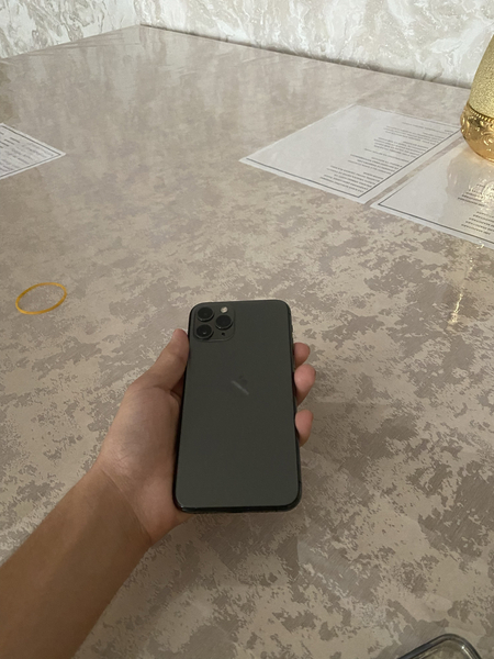 iPhone 11 pro idiyal