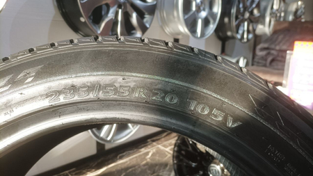 KUMHO grugen KL33 235/55R20