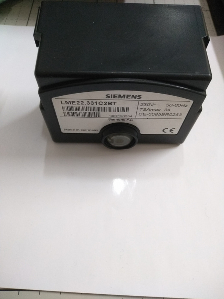 Siemens LME22.331C2BT.  Блок управления горелка. Новый.