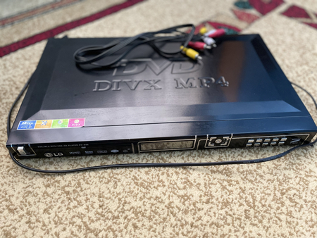 DVD divx mp4 от LG