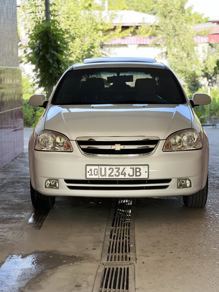 Lacetti 1,6 AT faqat Arendaga