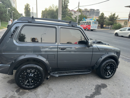 Niva urban 4x4 2021 yil 21000 prabeg