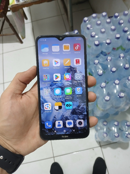 Redmi 8 32Gb sotiladi