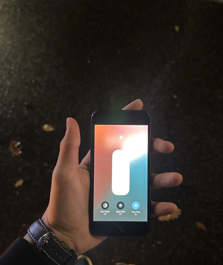 Iphone SE 2022 sotiladi xolat zor ayb yo ochilmagan bez karopka Akk 89