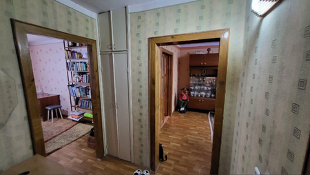 Продается квартира Чиланзар 5 кВ 3/4/4 кирпич балкон 2/6
