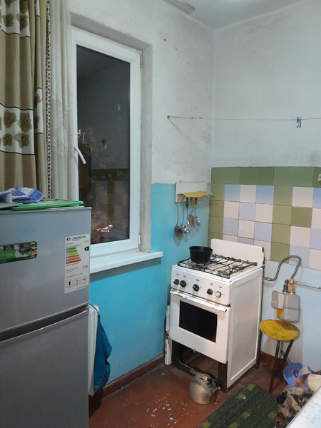 Продаётся 2/2/4 на мв.Феруза