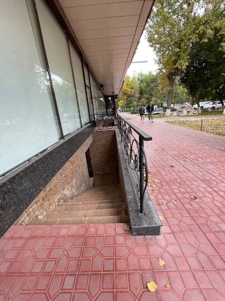 Аренда под Офис Ориентир-Лабзак 238м2 2000$торг