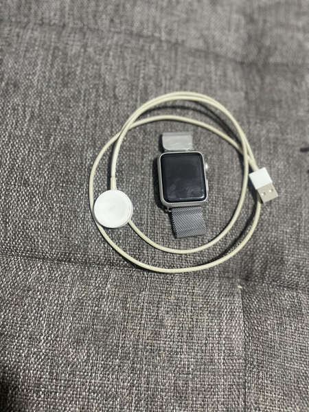 Срочно сотилади apple watch 1