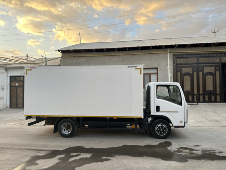 Isuzu Юк мошинаси
