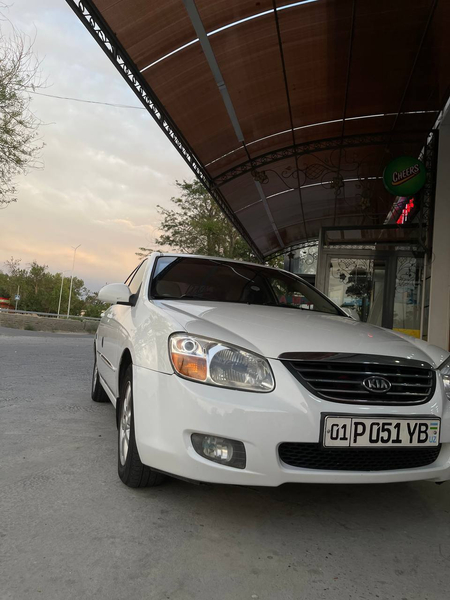 Kia Cerato sotiladi