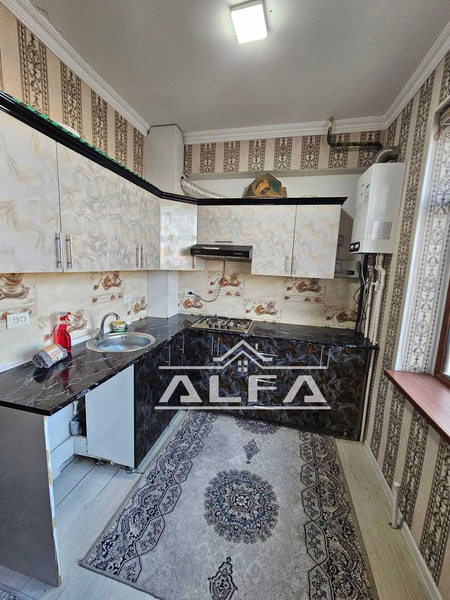 1 xonali 43m² 3-qavat sotiladi.