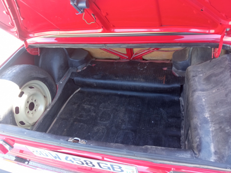 Vaz 21 011 sotiladi srochni
