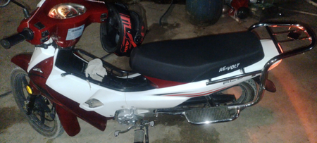 Skuter moto rvolt