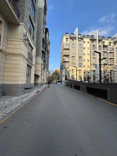 V5058 квартира 2/2/8 Чиланзар 17кв Ор.р: парламент 83м2