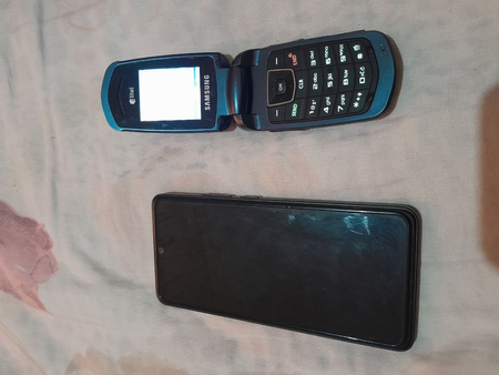 Redmi not 13 8\\\\128.  Sumsung Esim+simkarta