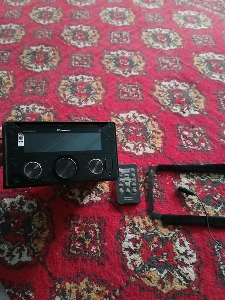 Pioneer 725 sotiladi