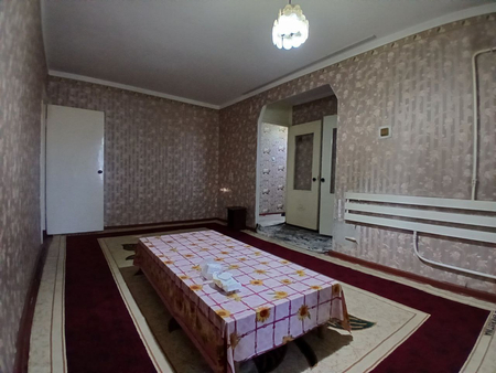 Отопленияли 2 хонали квартира сотилади