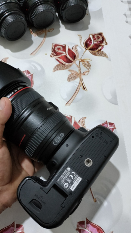 Canon 6d body yoki kit xolda yangi aparatla sotiladi