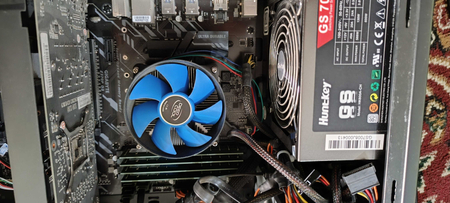 Срочно продам процессор core i 5 8400