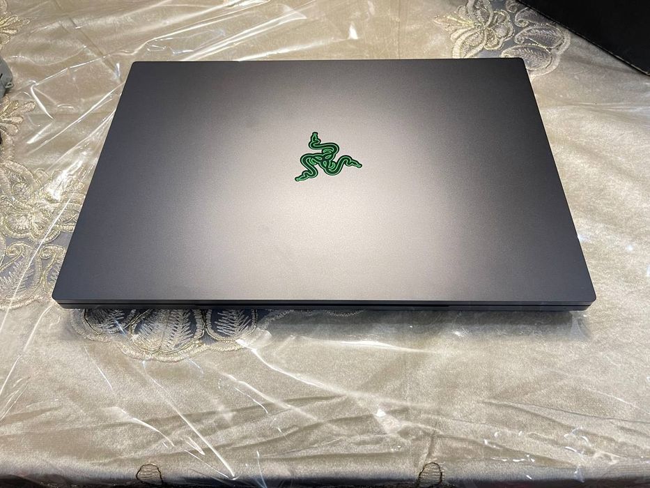 Razer Blade 16 RZ-09-0483\\n                         \\n - Intel C