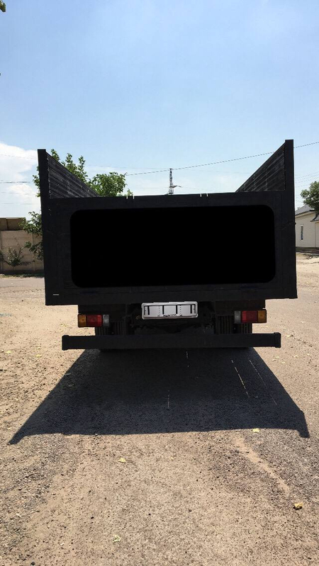 Isuzu yuk moshina