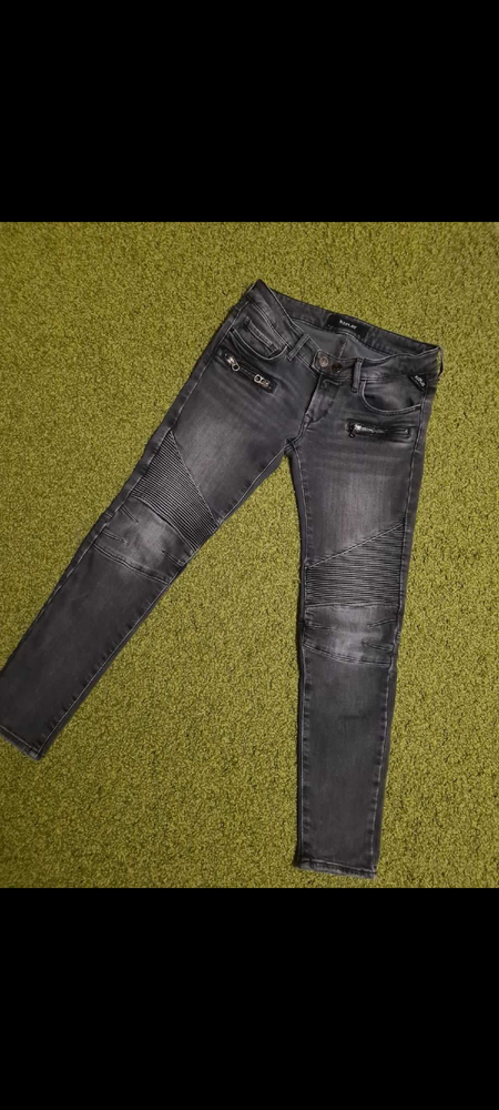 Фирменные вещи ZARA женские Джинсы на осень 44