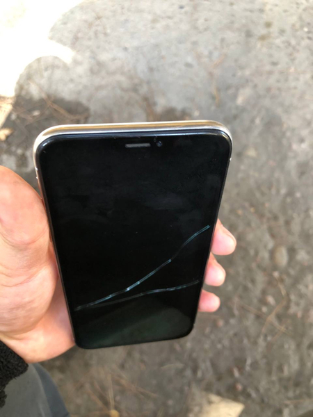 Iphone x holati yaxshi ulgurib qolila bunaqa narxga x yoq