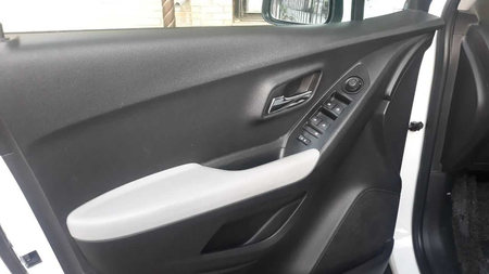 Chevrolet Tracker Premier 1. Шевроле Трекер белый. пробег 80.000