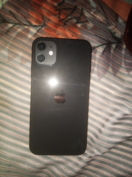 Продам iPhone 11 64 GB