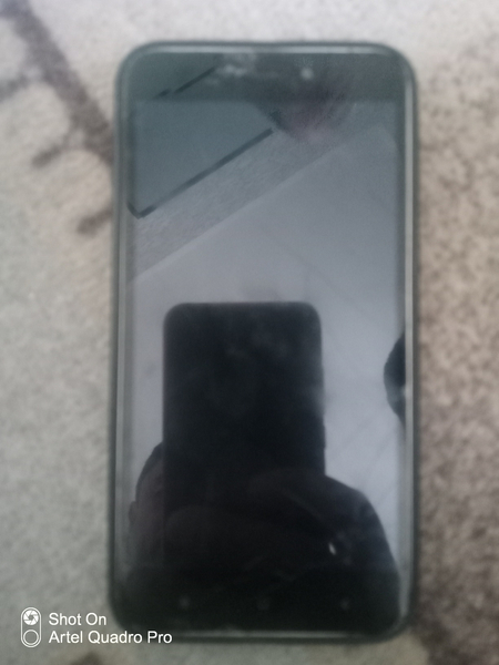 Redmi 4 X ishlab turgan telefon