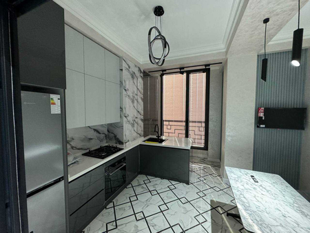 Ор-р ЖК Камол канстракшин
Метро: Шахрестан 
3/6/11 80м²