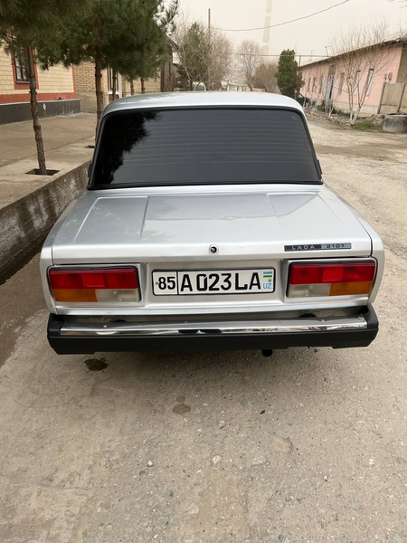 Jiguli 2107 sotiladi