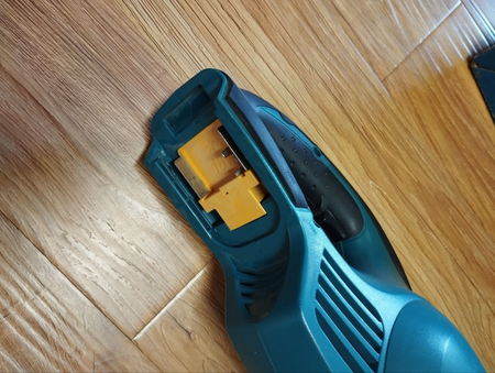 Продаётся ручной пылесос MAKITA DCL 180Z б/у.