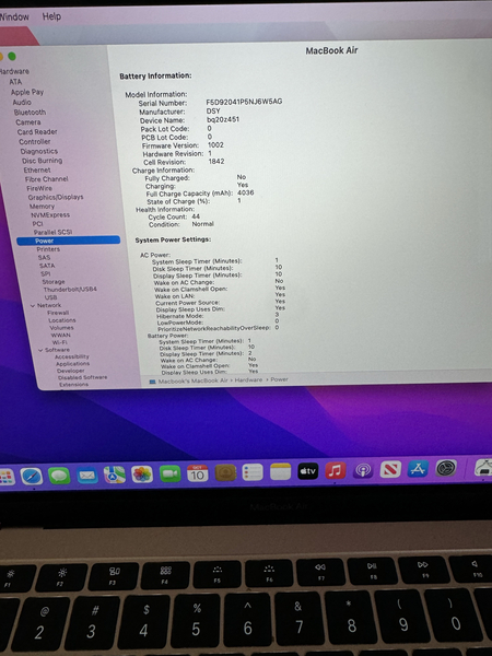 MacBook Air 13-inch 1.6 GHz Dual-Core intel Core i5 Memory 8GB 128GB